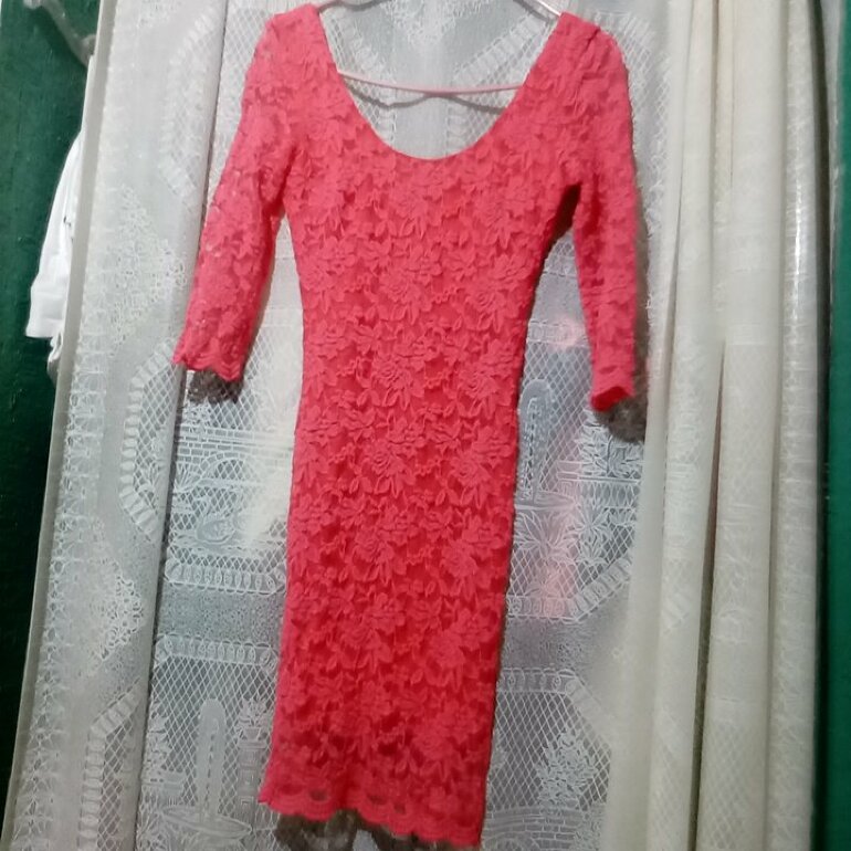 Vestido encage color melon de April de segunda mano - GoTrendier