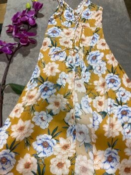 Maxy Short Veraniego con flores de Forever 21 de segunda mano - GoTrendier