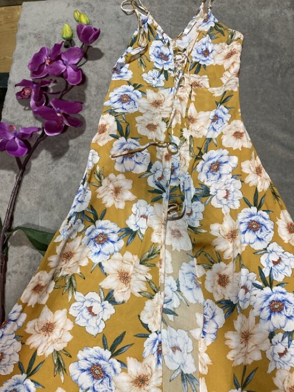 Maxy Short Veraniego con flores de Forever 21 de segunda mano - GoTrendier