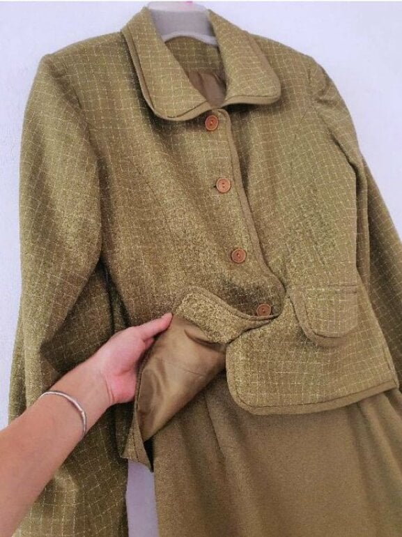 Traje con Falda y Saco verde seco de Otras marcas de segunda mano ...