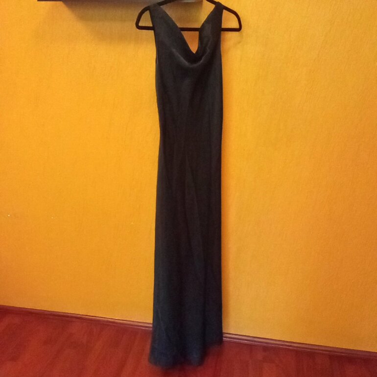 Vestido largo negro básico con chalina de Hollywood de segunda mano ...