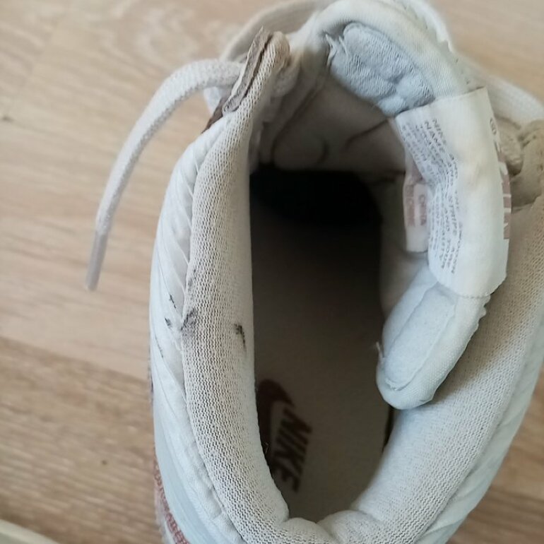 Bonitos tenis con tacon cuña de Nike de segunda mano - GoTrendier