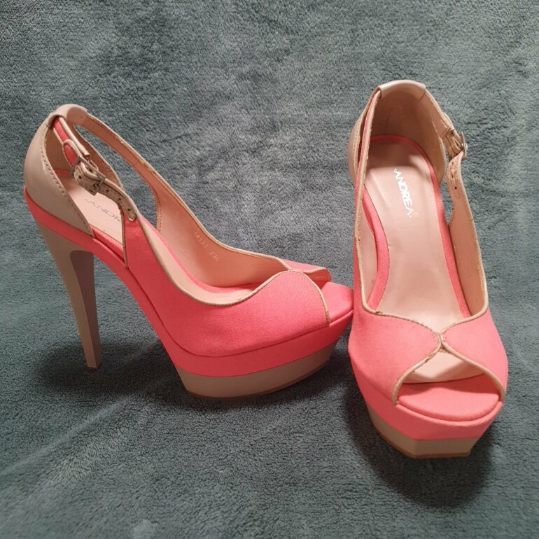 Zapatillas rosa fosfo fosfo de Andrea de segunda mano - GoTrendier