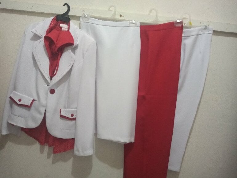 Conjunto color blanco de Ilce Studio de segunda mano - GoTrendier