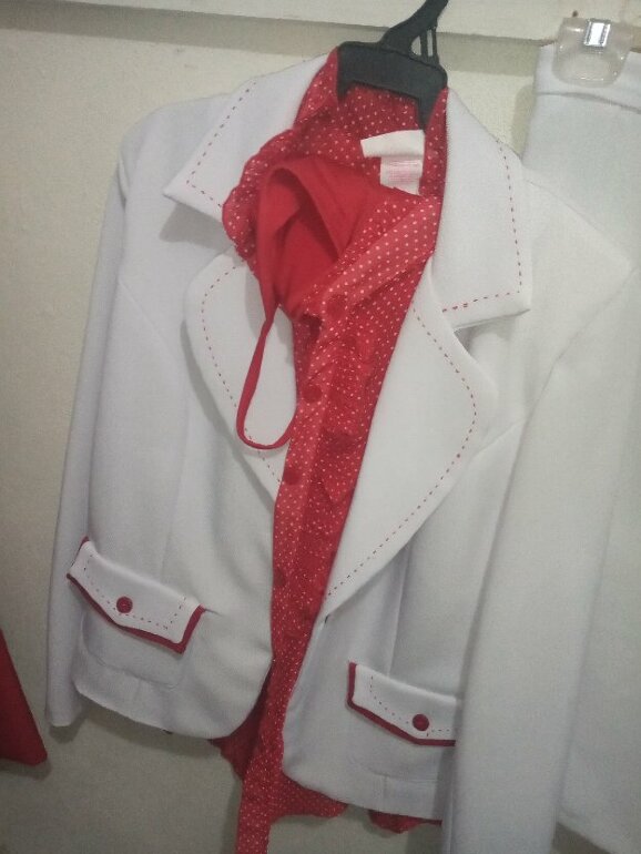 Conjunto color blanco de Ilce Studio de segunda mano - GoTrendier