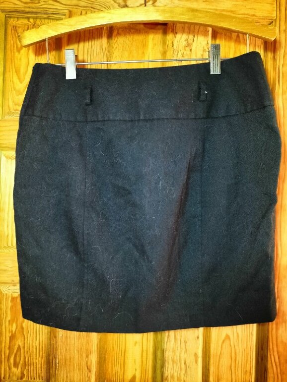 Falda negra lisa de Charlotte Russe de segunda mano - GoTrendier