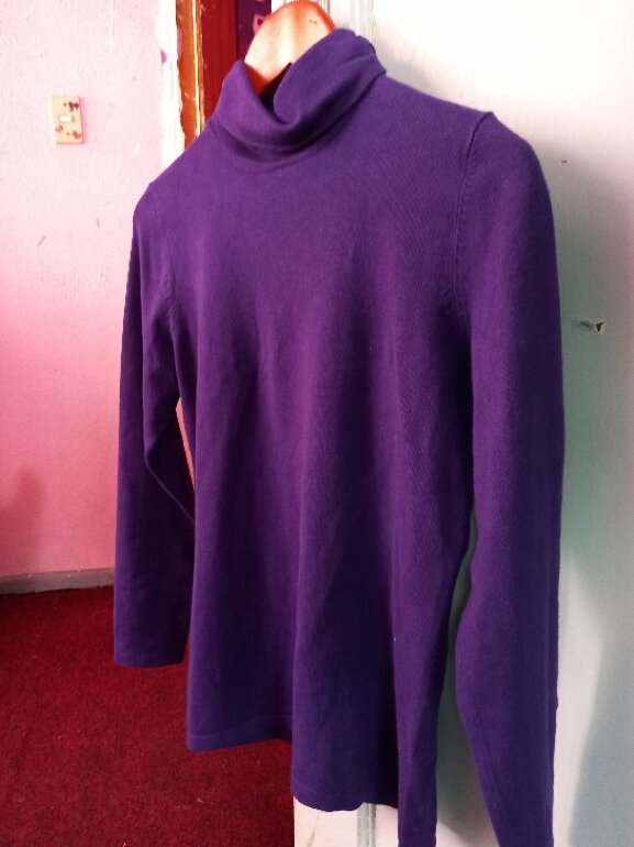 Suéter color morado 💜 #powergirl de Otras marcas de segunda mano ...