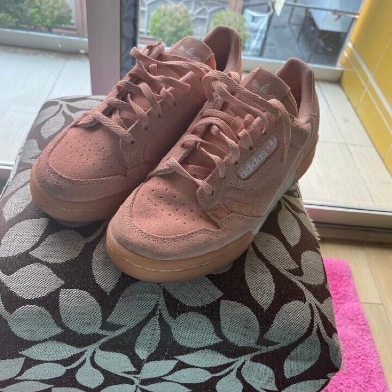 Tenis Adidas durazno de segunda mano - GoTrendier