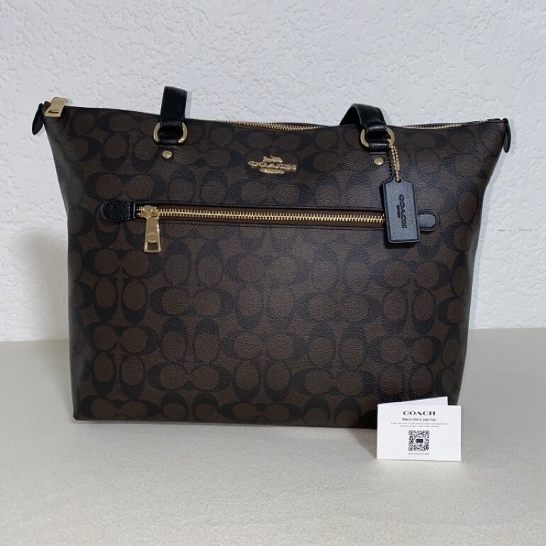 Bolsa Coach nueva original monogram de segunda mano - GoTrendier
