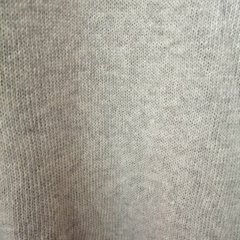 Suéter oversized estilo roto de Romwe de segunda mano - GoTrendier