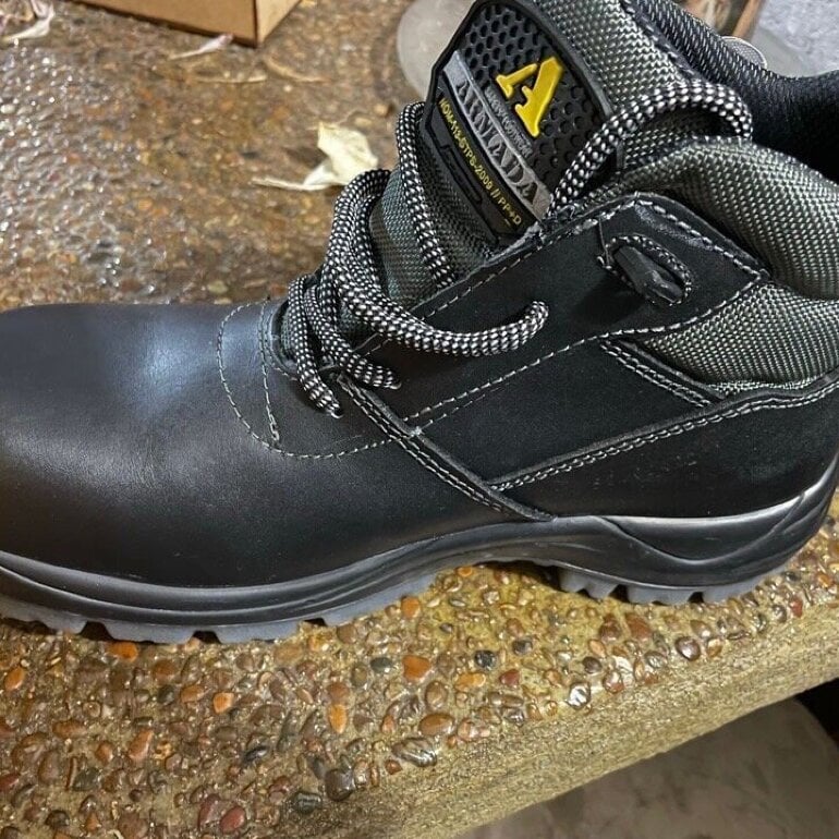 Botas de seguridad marca armada NUEVAS! de Otras marcas de segunda mano ...