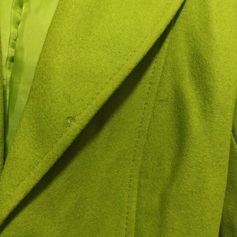 Saco color verde muy padre de André Badi de segunda mano - GoTrendier