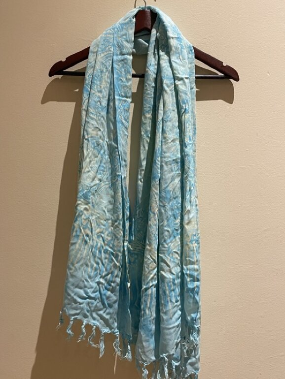 Pareo o pashmina en color azul pastel de Otras marcas de segunda mano ...