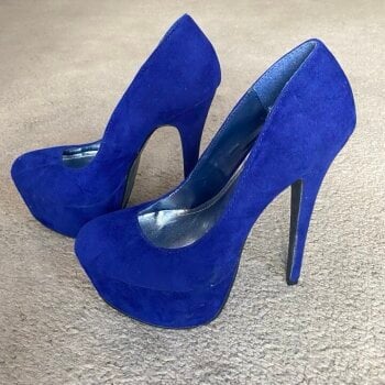 Estrena hermosas zapatillas azul rey de Otras marcas de segunda mano ...