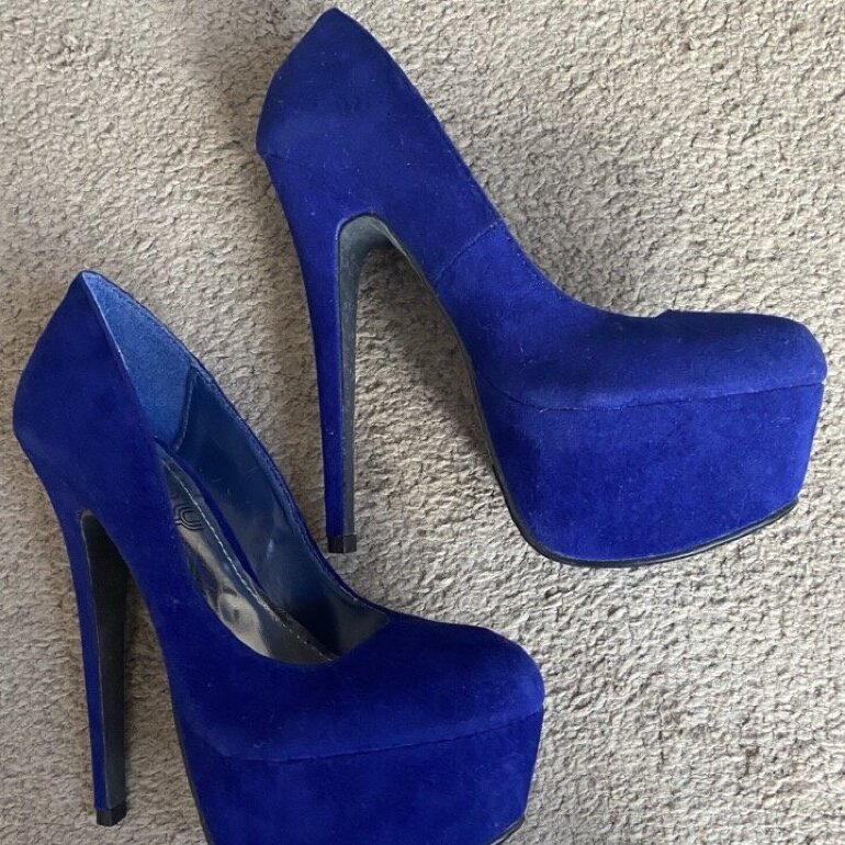 Estrena hermosas zapatillas azul rey de Otras marcas de segunda mano ...