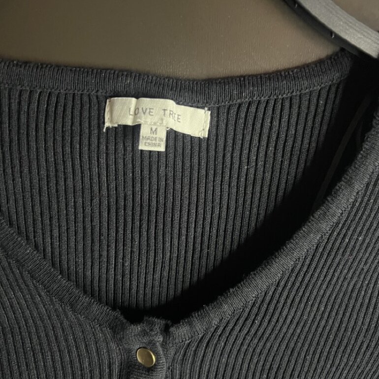 Top tipo suéter de Love Tree de segunda mano - GoTrendier