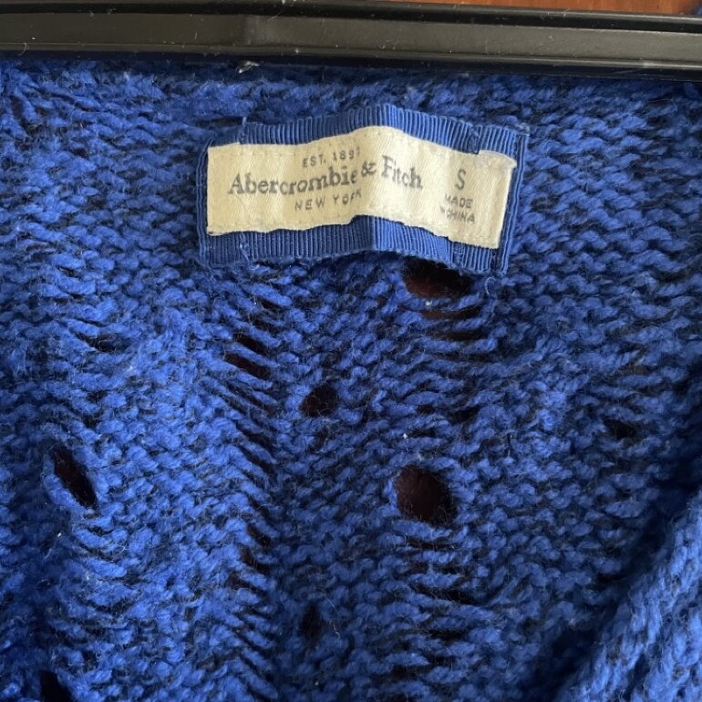 Suéter Abercrombie azul rey de Abercrombie & Fitch de segunda mano ...