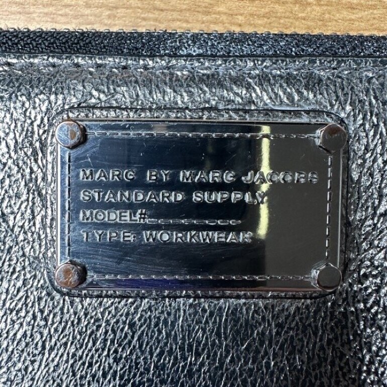Cartera Marc Jacobs Plateada de Marc by Marc Jacobs de segunda mano ...
