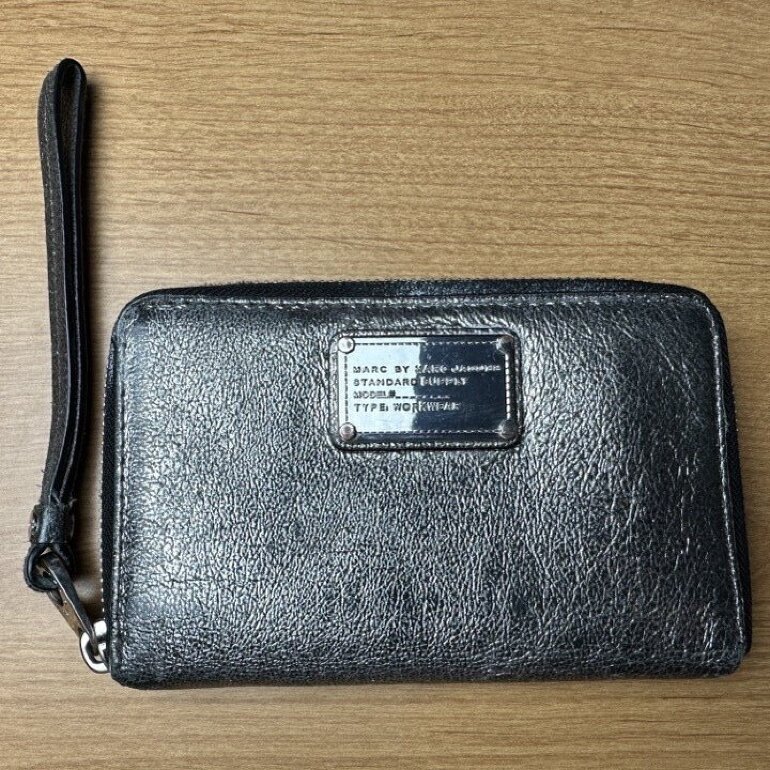 Cartera Marc Jacobs Plateada de Marc by Marc Jacobs de segunda mano ...