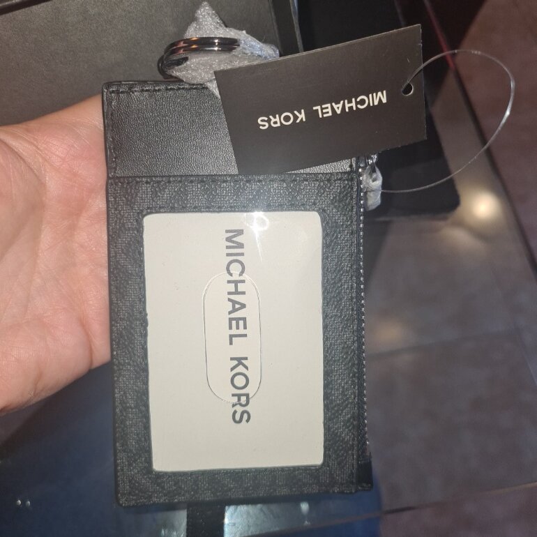 Porta credencial MK de Michael Kors de segunda mano - GoTrendier