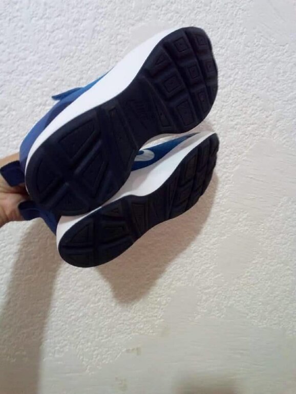 Tenis azul rey NIKE de segunda mano - GoTrendier