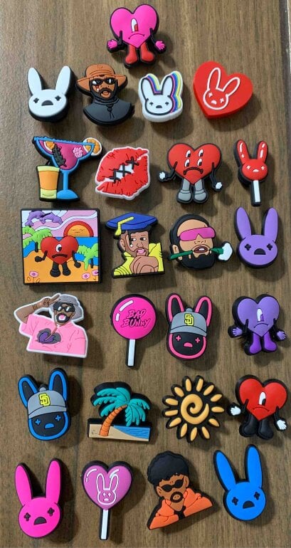 Pins para Crocs Bad Bunny,Karol G de Otras marcas de segunda mano ...