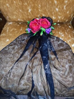 Velo de Catrina con flores y deadema de Otras marcas de segunda mano ...