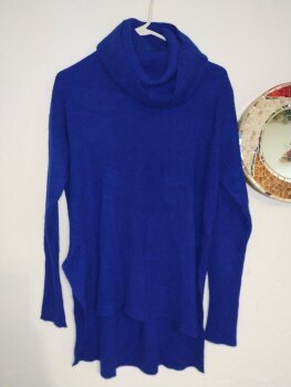 Hermoso suéter color azur rey 💙 de Diane Von Furstenberg de segunda ...
