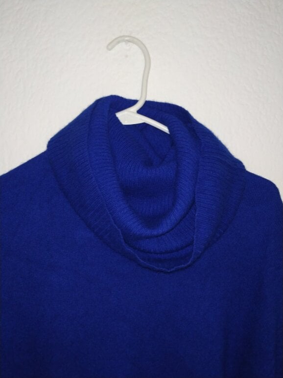 Hermoso suéter color azur rey 💙 de Diane Von Furstenberg de segunda ...