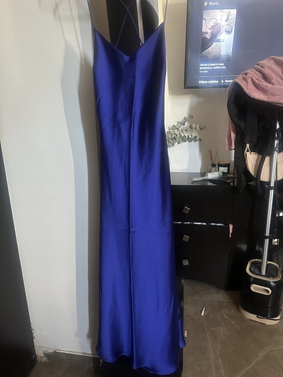 Vestido de noche satén azul rey de Zara de segunda mano - GoTrendier
