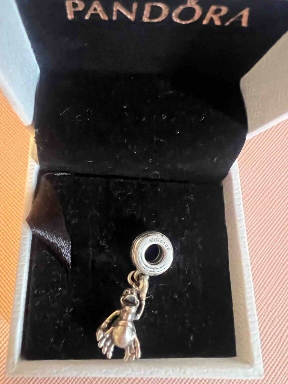 Charm Sebastian Pandora de segunda mano - GoTrendier