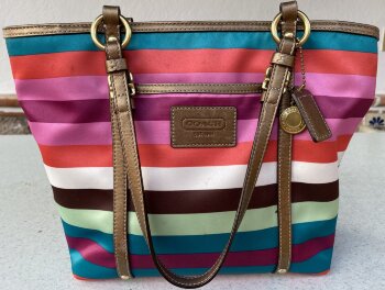 Bolsa COACH de rayas de colores de segunda mano - GoTrendier