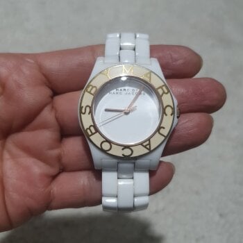 Reloj Marc Jacobs blanco de cerámica de segunda mano - GoTrendier