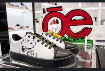 Tenis snoopy peanuts de Clōe de segunda mano - GoTrendier