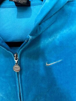 Suéter azul Nike de segunda mano - GoTrendier