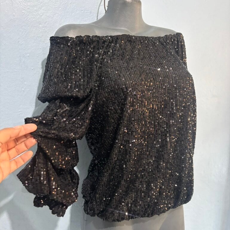 Blusa negra Cece de segunda mano - GoTrendier