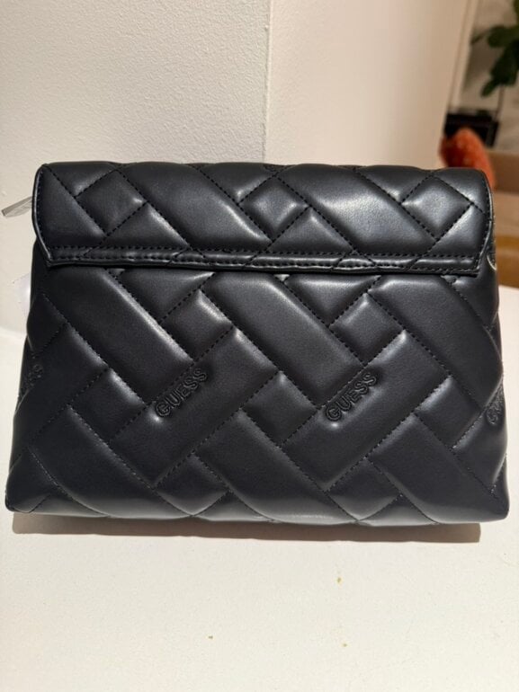 Cosmetiquera GUESS original negra de segunda mano - GoTrendier