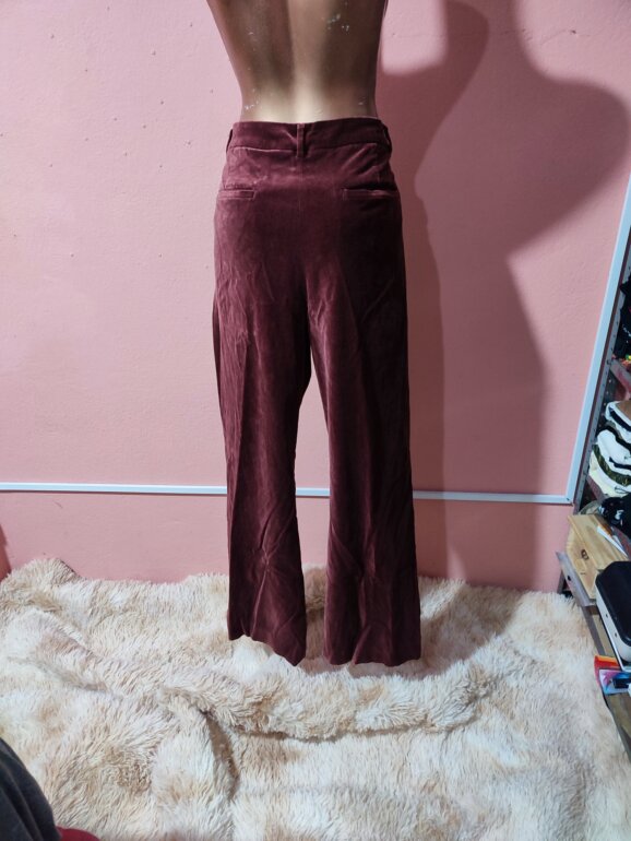 Pantalón recto terciopelo de Banana Republic de segunda mano - GoTrendier