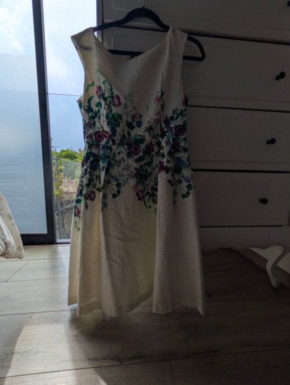 Vestido crema con flores Chester&peck de Chester & Peck de segunda mano ...