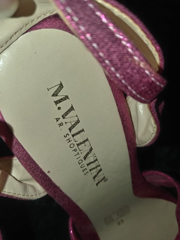Zapatillas rosa Barbie brillos de VALENTINA de segunda mano - GoTrendier