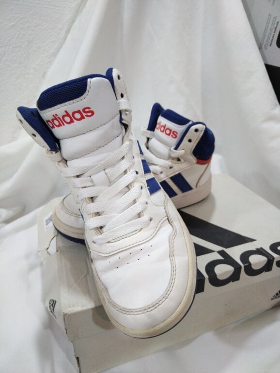 Tenis Adidas para niño 21 mx BASKETBALL de segunda mano - GoTrendier