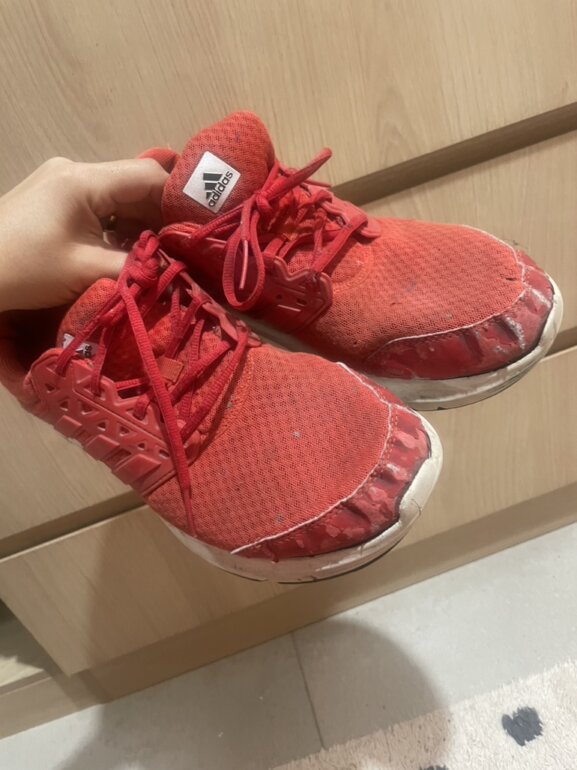 Tenis Adidas de uso de segunda mano - GoTrendier