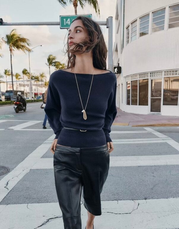 Suéter Zara cuello barco azul marino de segunda mano - GoTrendier