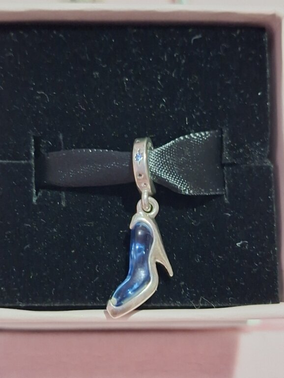 Pandora charm cinderella ️💙 de segunda mano - GoTrendier