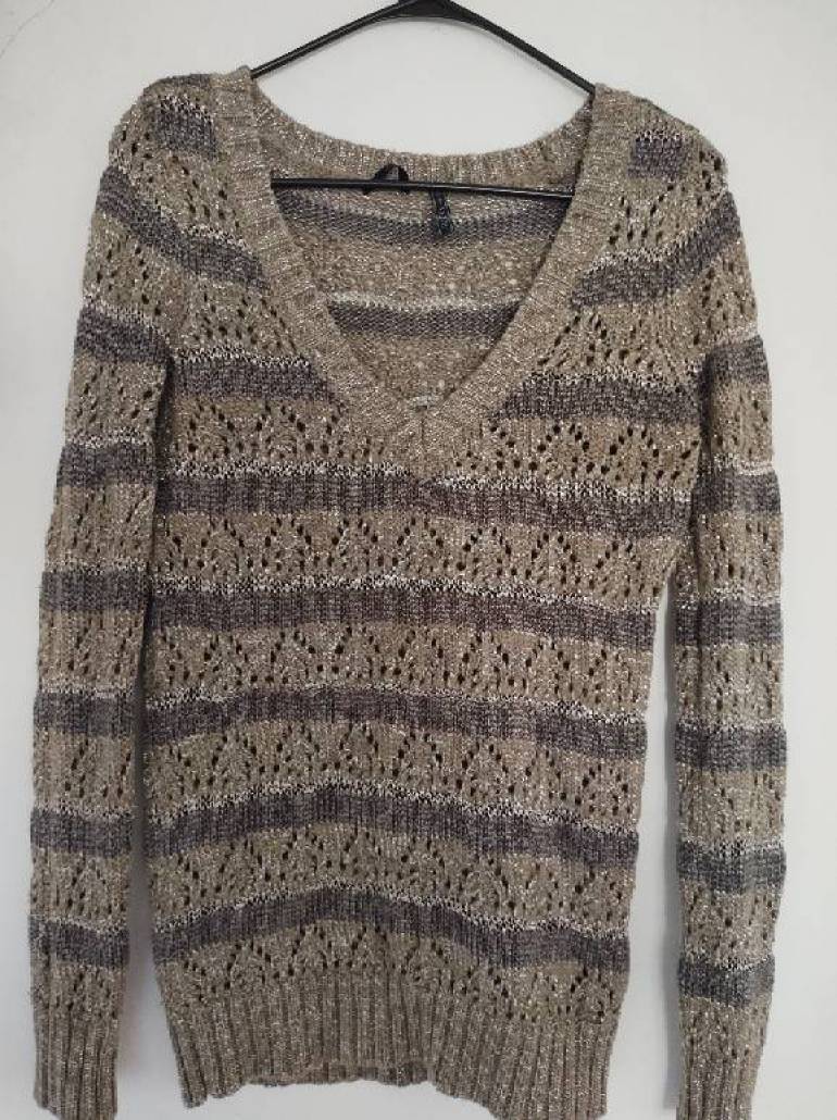 Suéter Guess tejido color café de segunda mano - GoTrendier