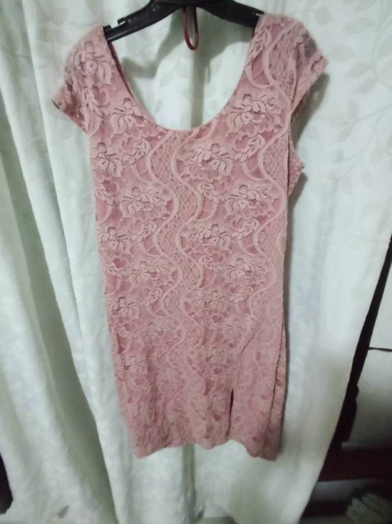 Vestido de encaje palo de rosa de Lineas de segunda mano - GoTrendier