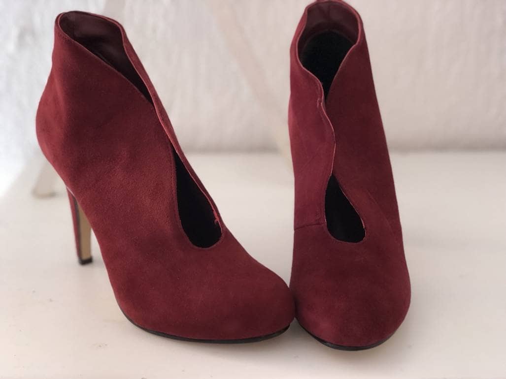 Botin zapatilla en gamuza rojo vino de Perugia de segunda mano - GoTrendier