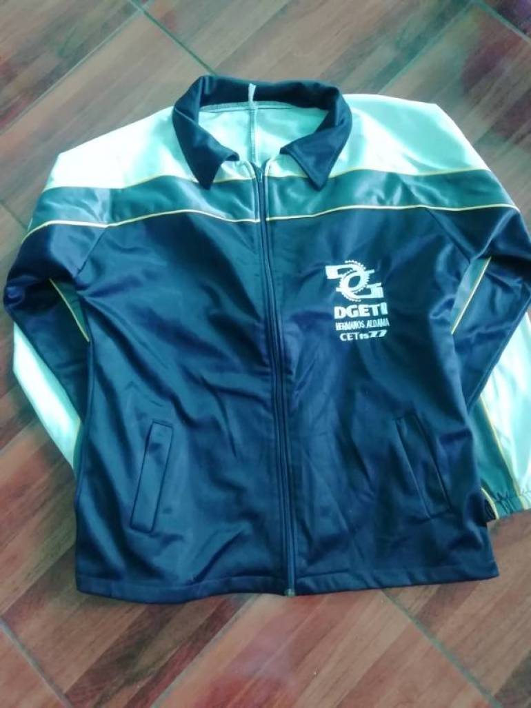 UNIFORME CETIS 77 de Otras marcas de segunda mano - GoTrendier