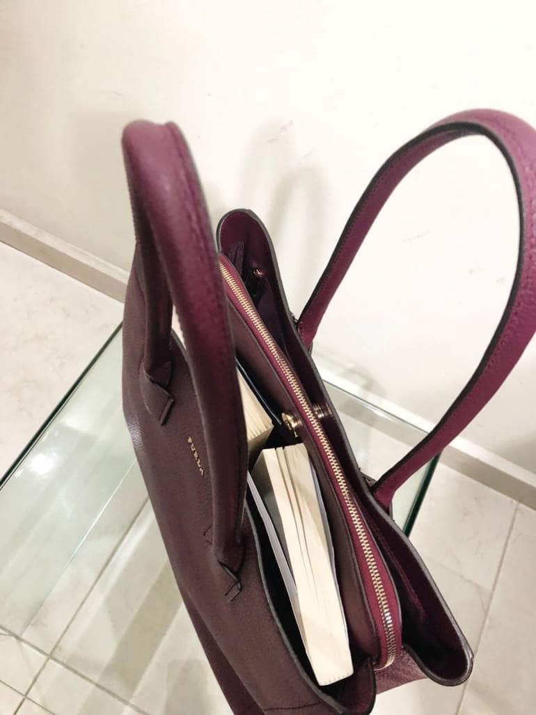 Precioso bolso ejecutivo, color Uva de Furla de segunda mano - GoTrendier