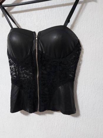 Corset de encaje de Body Central de segunda mano - GoTrendier